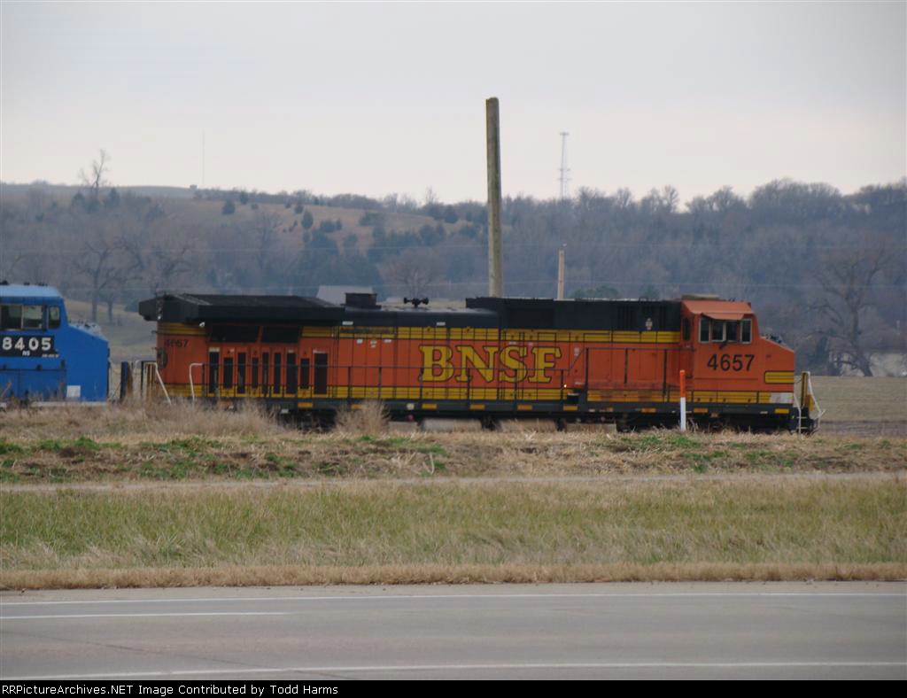BNSF 4657